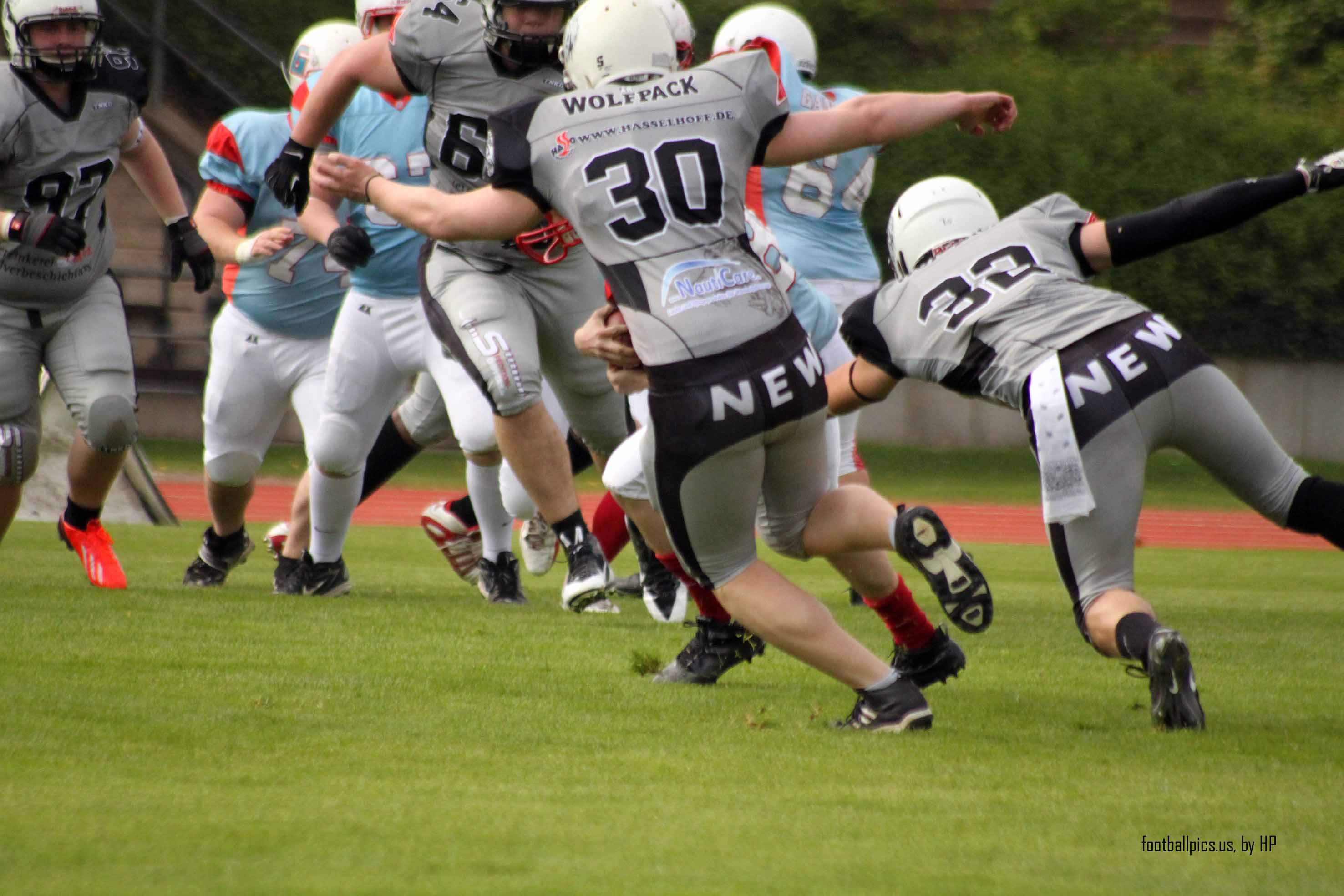 BM (25) | www.footballpics.us