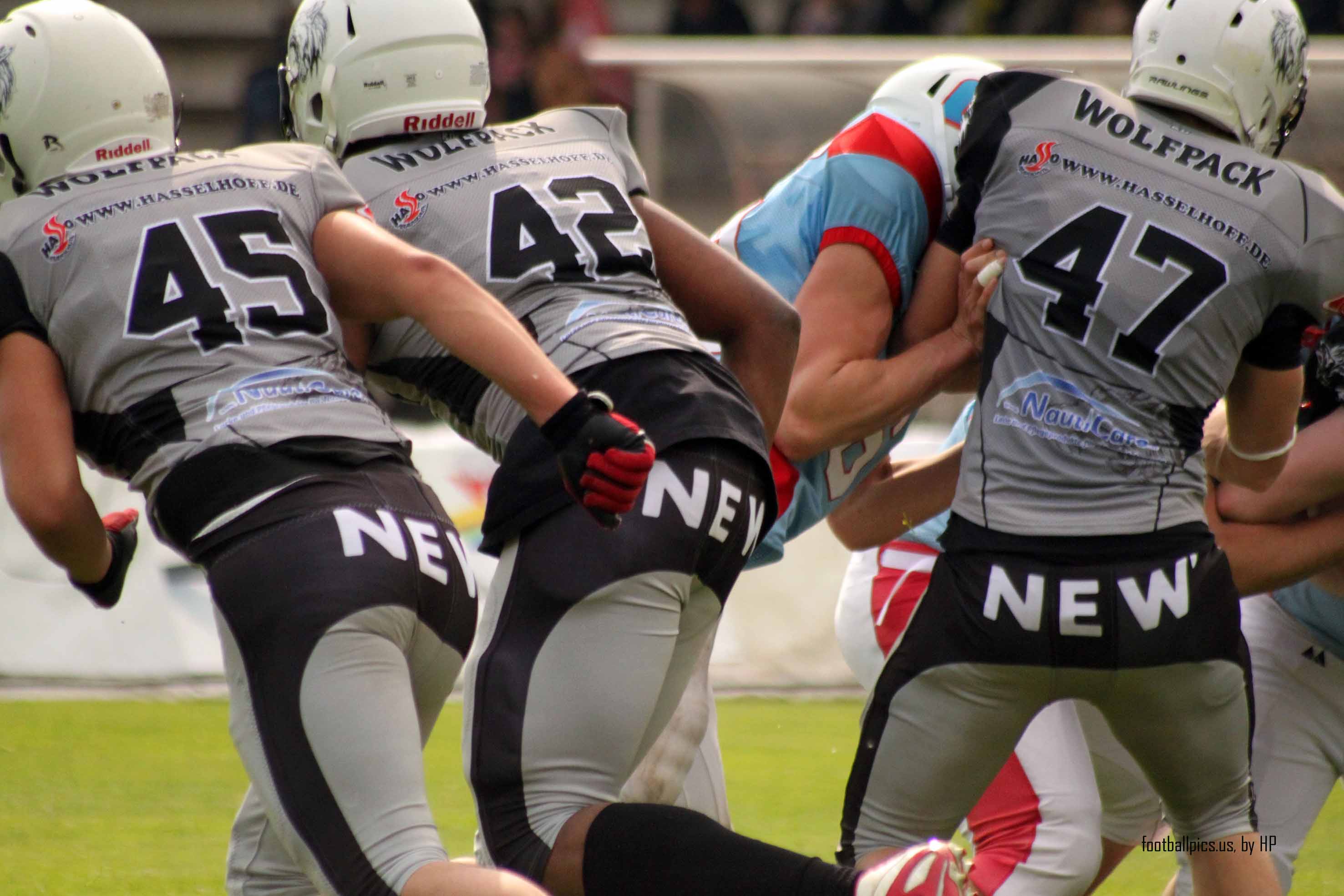 BM (99) | www.footballpics.us